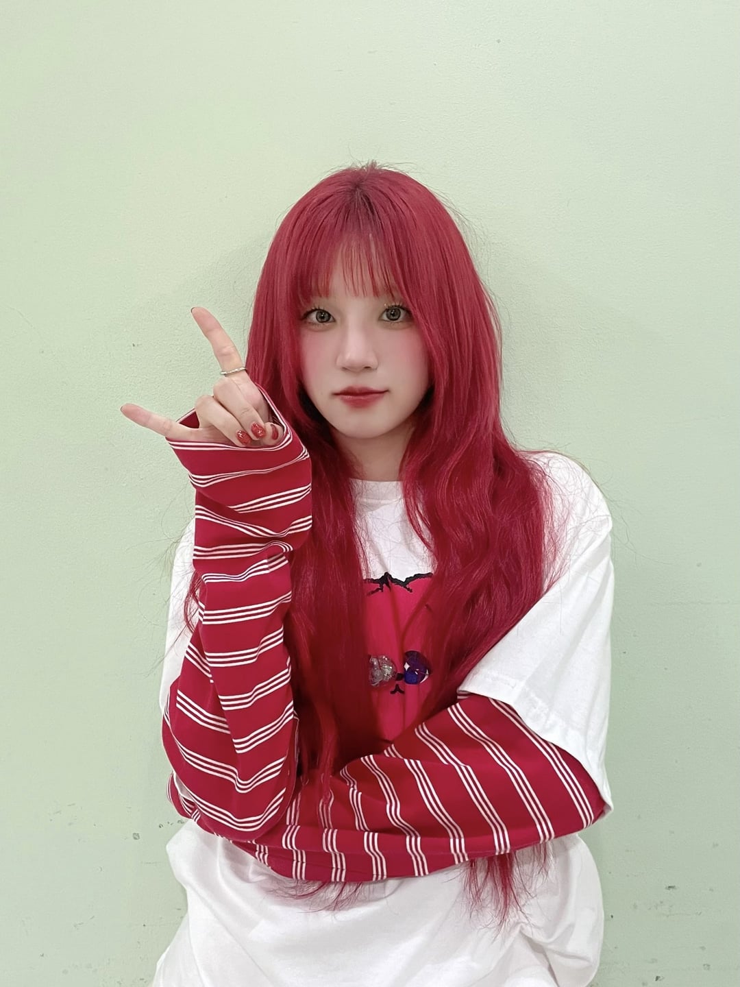 240423 Official Update - Yuqi 1st Mini Album [YUQ1] FAN SHOWCASE with ...