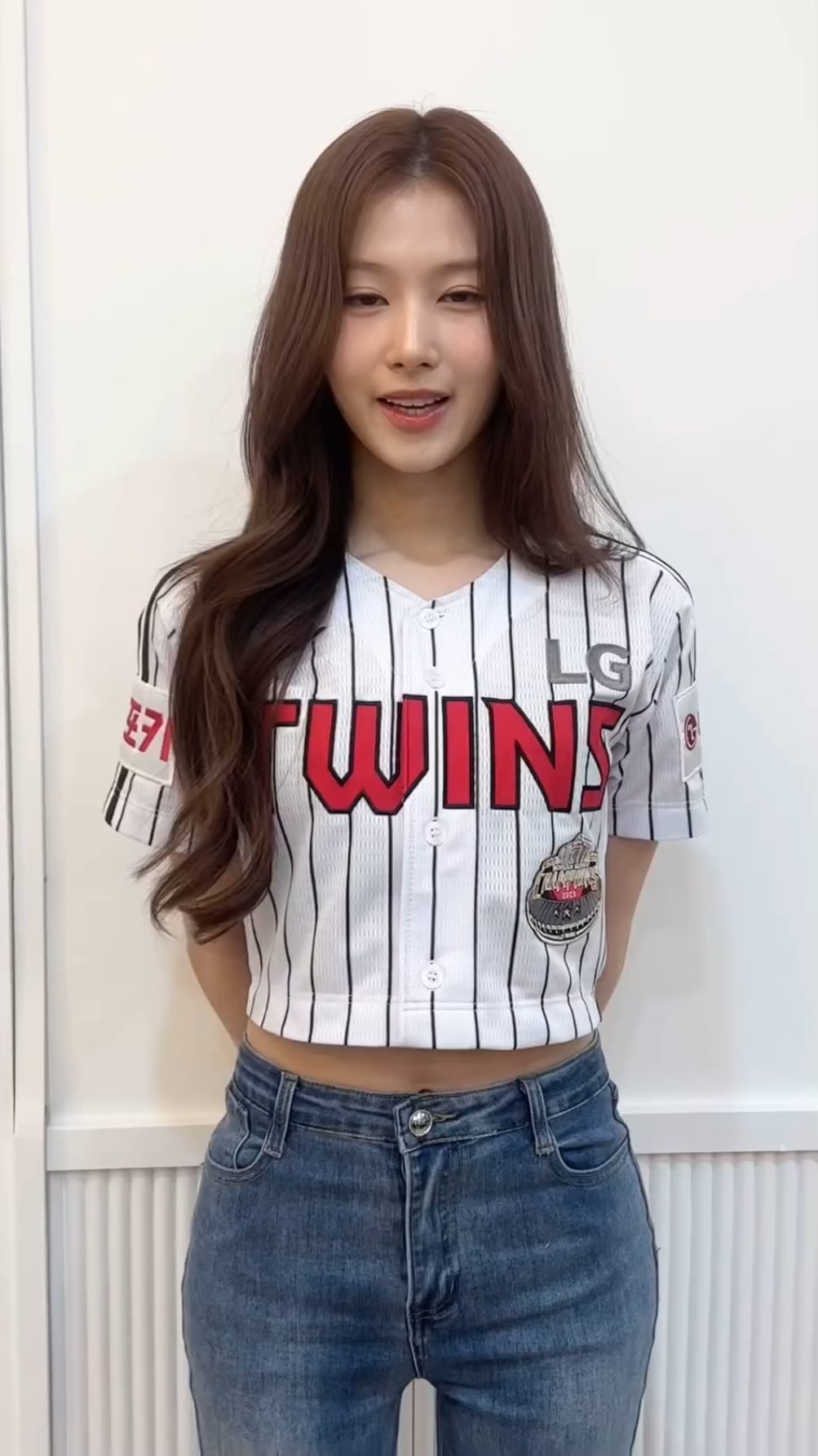 240427 LG Twins Seoul Instagram Update - Throwing out the first pitch ...