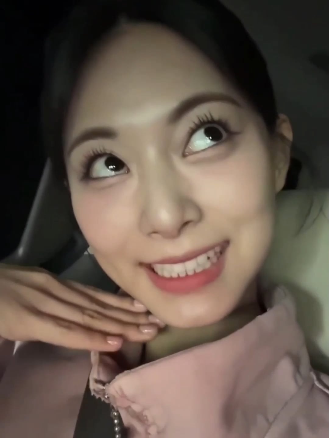 Tzuyu's adorable reaction when a ONCE called her a Tzuyu-ty (sweety ...