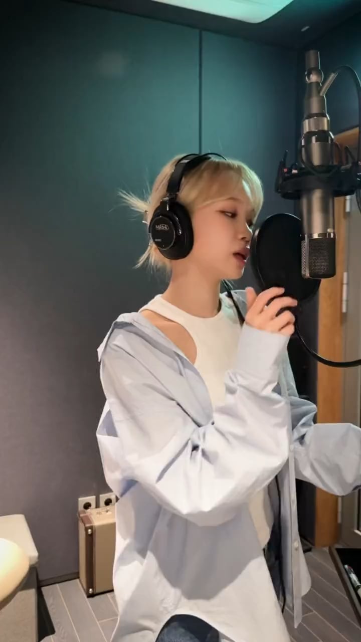 240405 LE SSERAFIM TikTok Update with Kim Chaewon - “Hey Tori ˚ 📞 ...