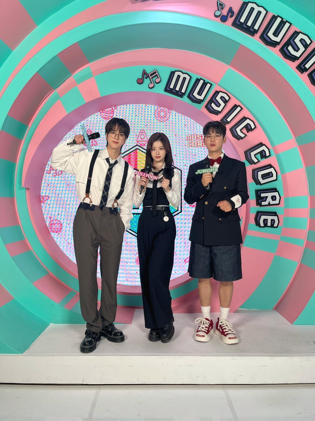 240526 MBC Show! Music Core Twitter Update With MC Sullyoon feat. MCs Younghoon (THE BOYZ), Lee ...