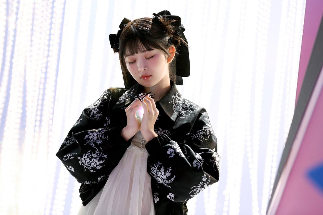 240528 IVE Official Twitter Update - HEYA (MV Behind Photos - Yujin ...