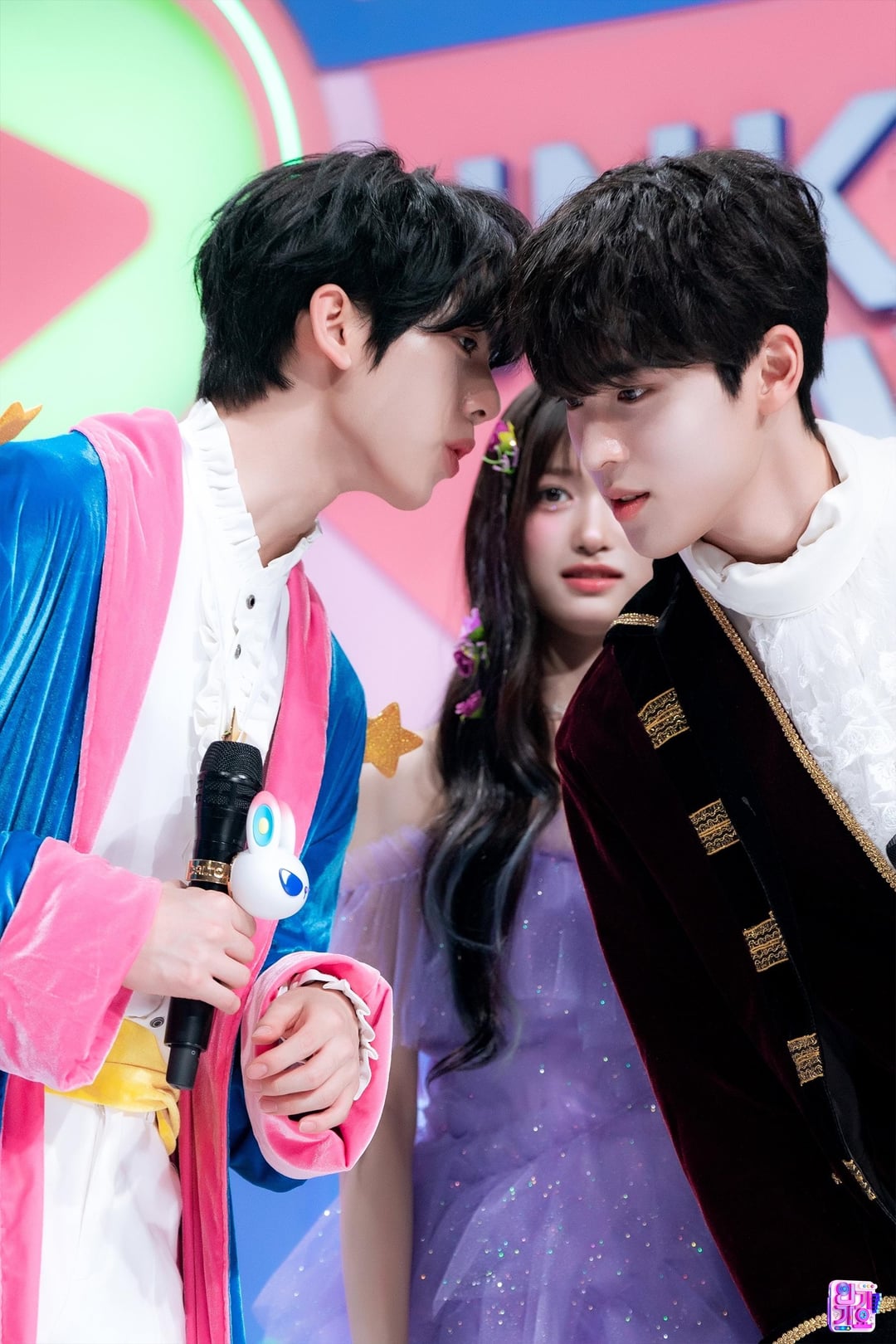 240514 Leeseo @ SBS Inkigayo (Behind Pics feat. ZB1 Yujin & Moon Seong-hyun - 240512) - PTKOREA