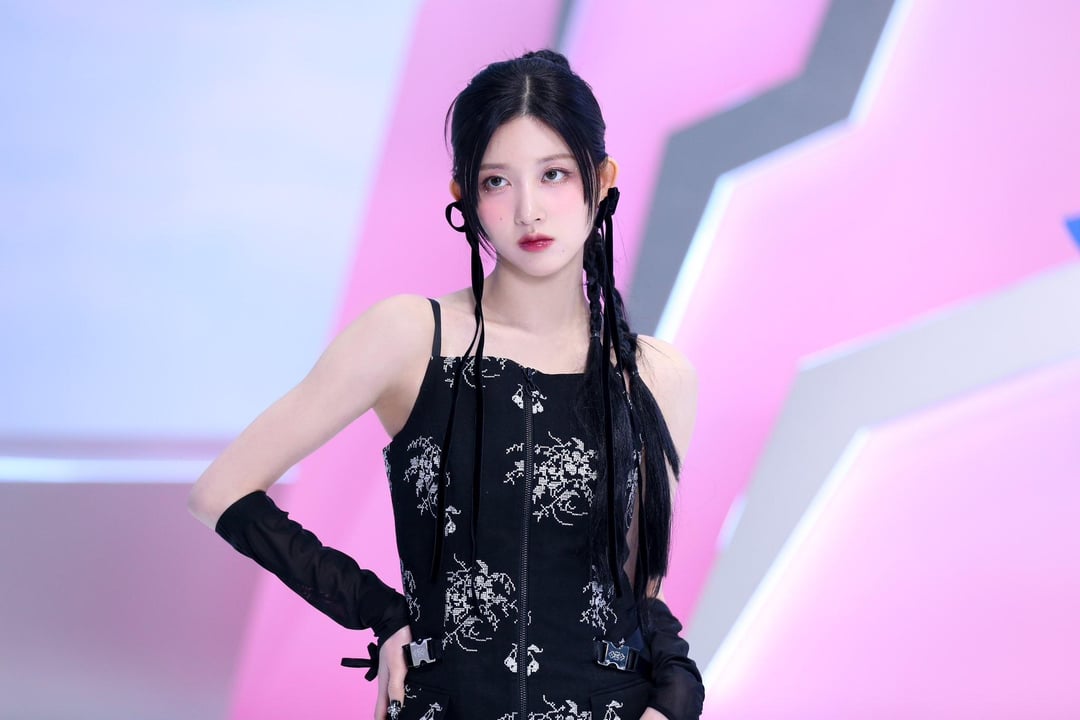 240528 IVE Official Twitter Update - HEYA (MV Behind Photos - Yujin ...