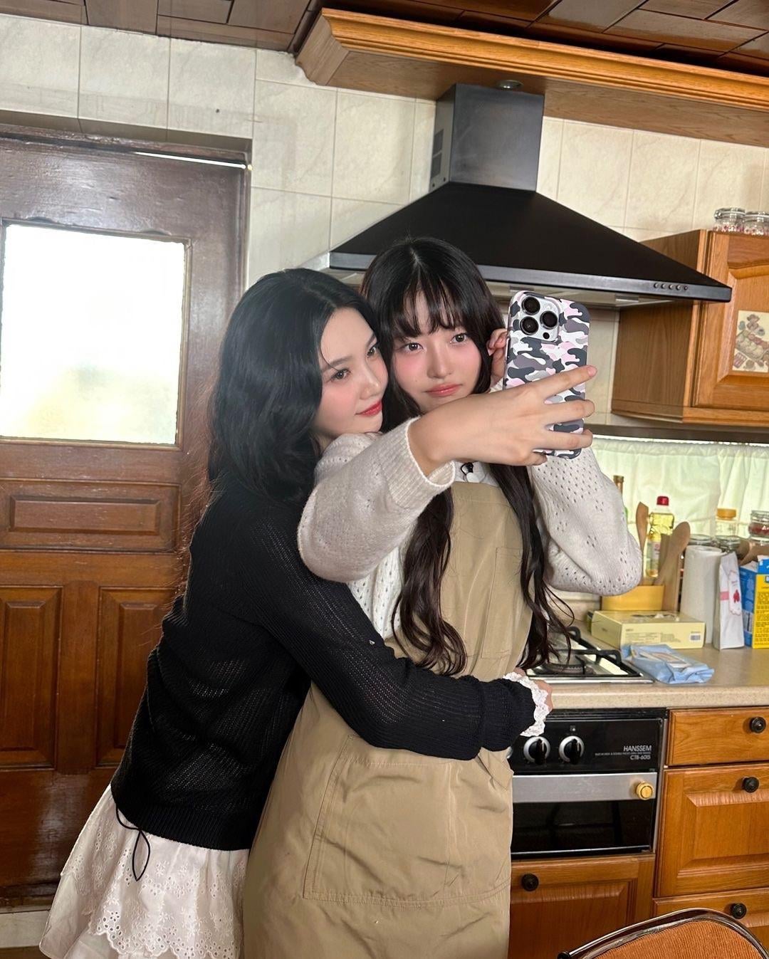 240529 Red Velvet Joy Instagram Update with Rei - PTKOREA