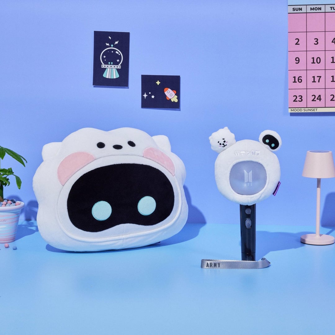 [HYBE MERCH] Wootteo and RJ met and prepared a Welcome Home surprise ...