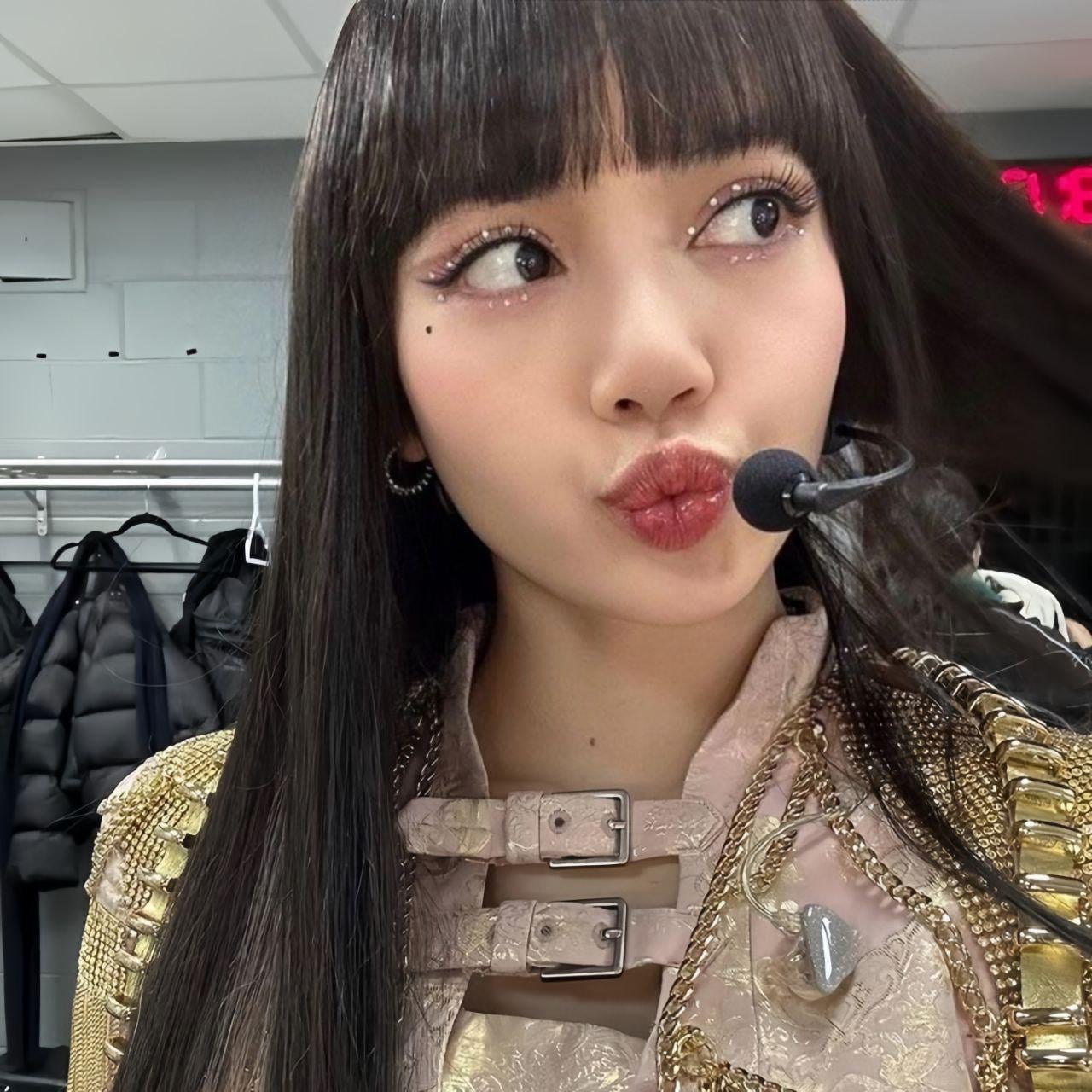 U are soo cute Lisa Manoban - PTKOREA