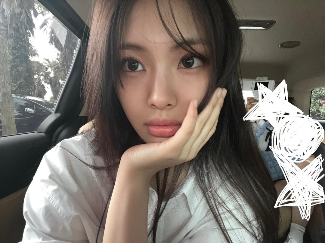 240601 Hyein Phoning Photo Update - PTKOREA