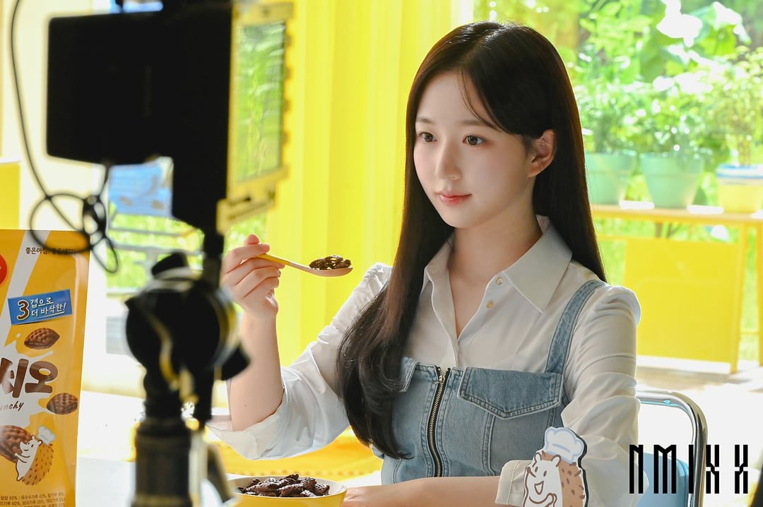 240708 JYPNation Naver Blog Update with Haewon - Criccio CF Shooting ...