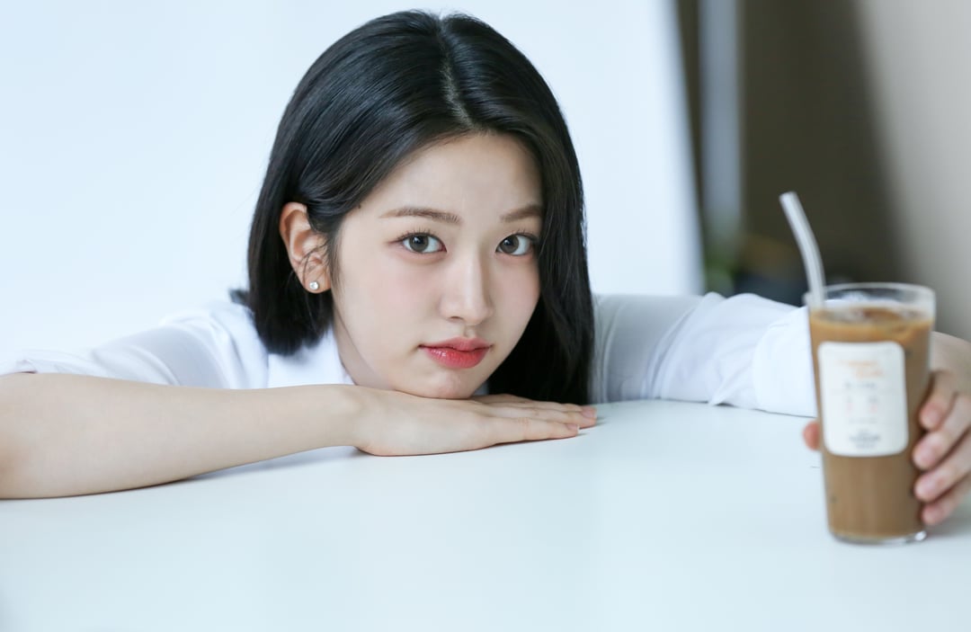 240702 Yujin - Maxim Supreme Gold Commercial Behind The Scenes - PTKOREA