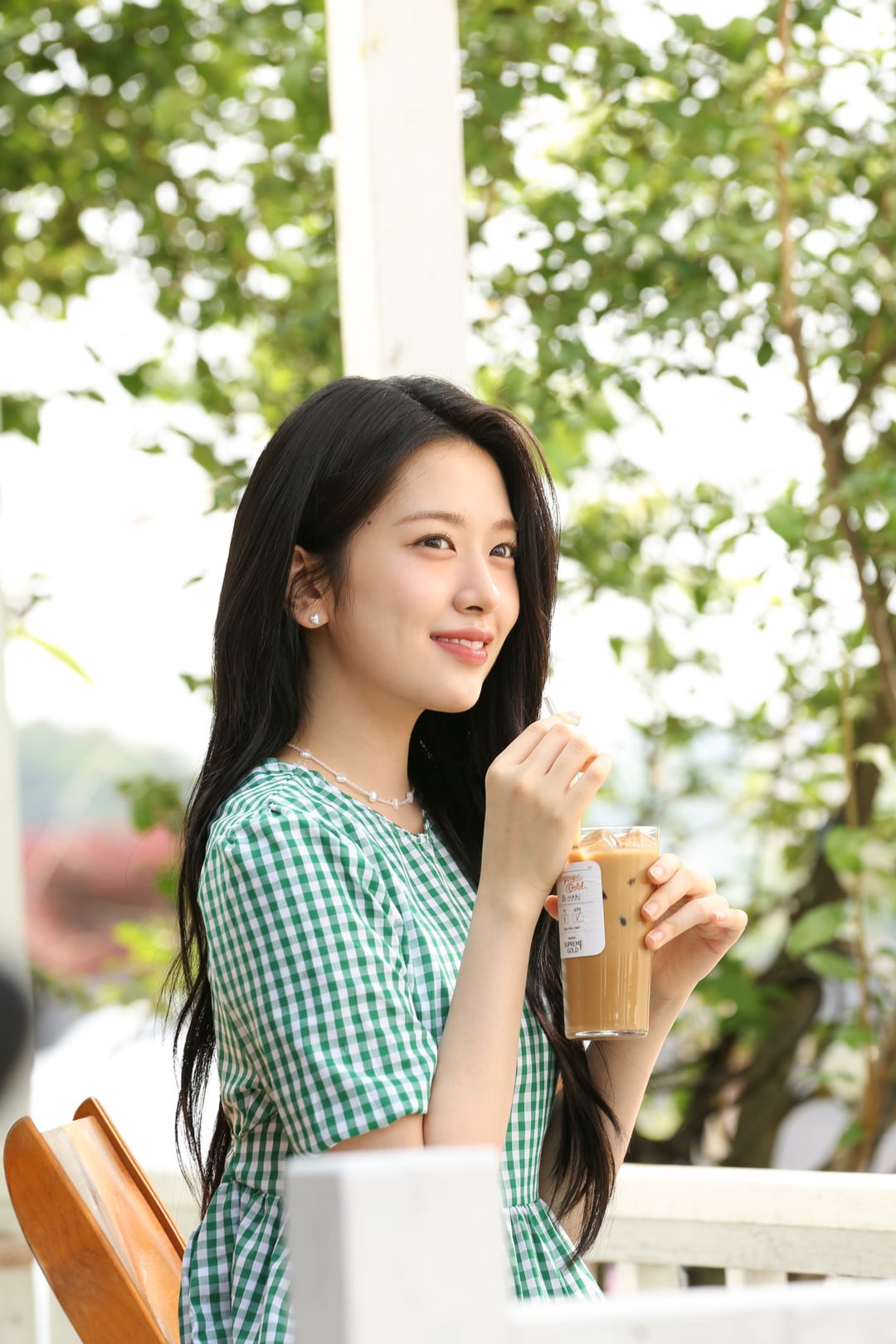 240702 Yujin - Maxim Supreme Gold Commercial Behind The Scenes - PTKOREA