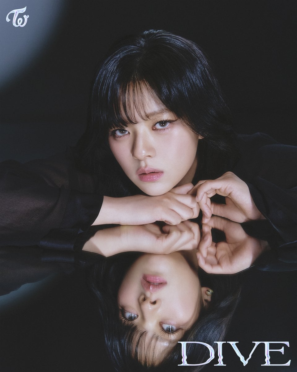 TWICE JAPAN 5th ALBUM 『DIVE』 Nayeon, Jeongyeon, Momo & Sana - PTKOREA