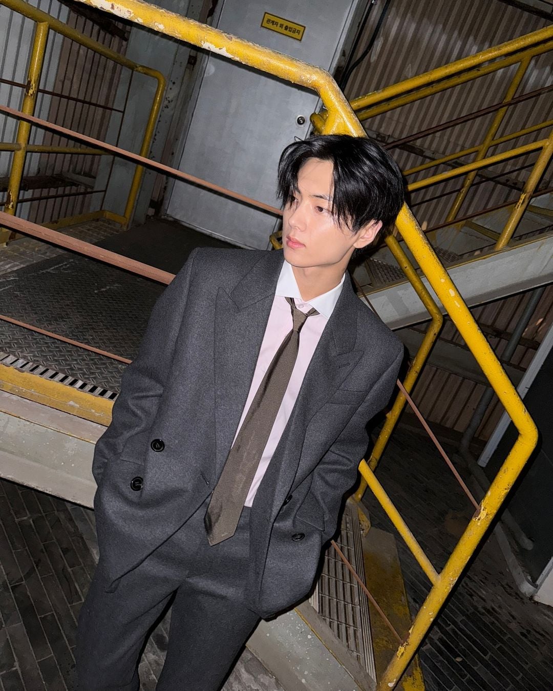 240928 Instagram: Jay @ Prada - PTKOREA