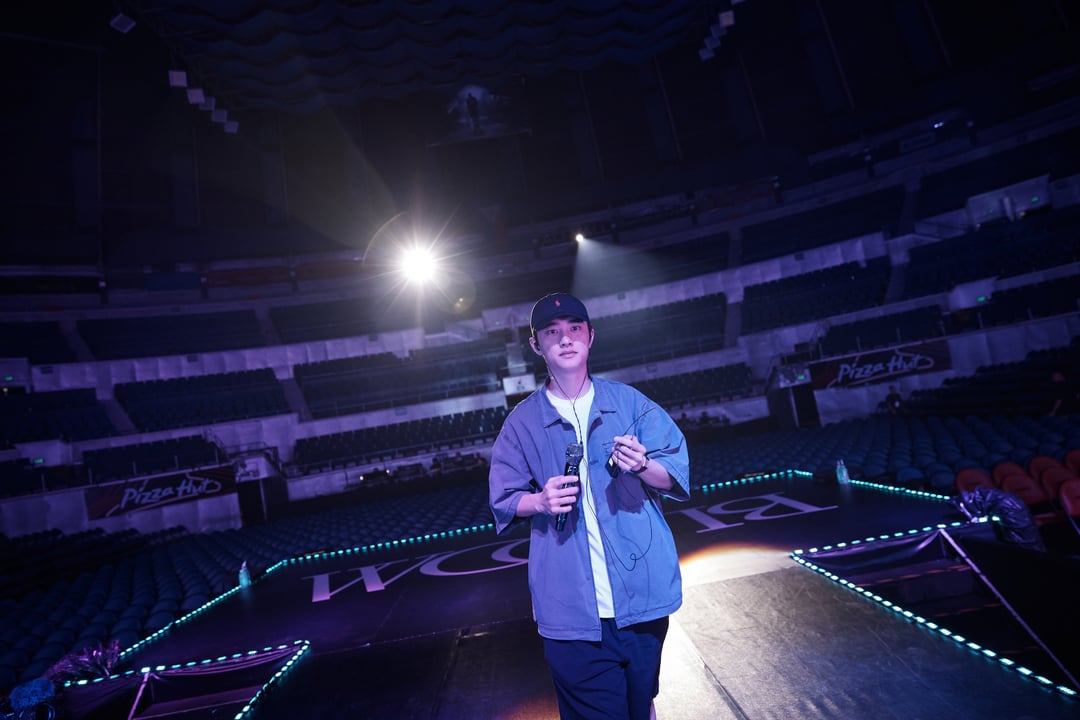 240903 Company Soosoo Twitter Update with Doh Kyungsoo: in Manila ...