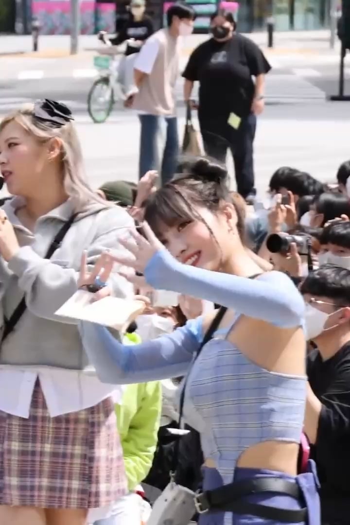 220903 - 2 years ago we had this cute look on Momo! - PTKOREA