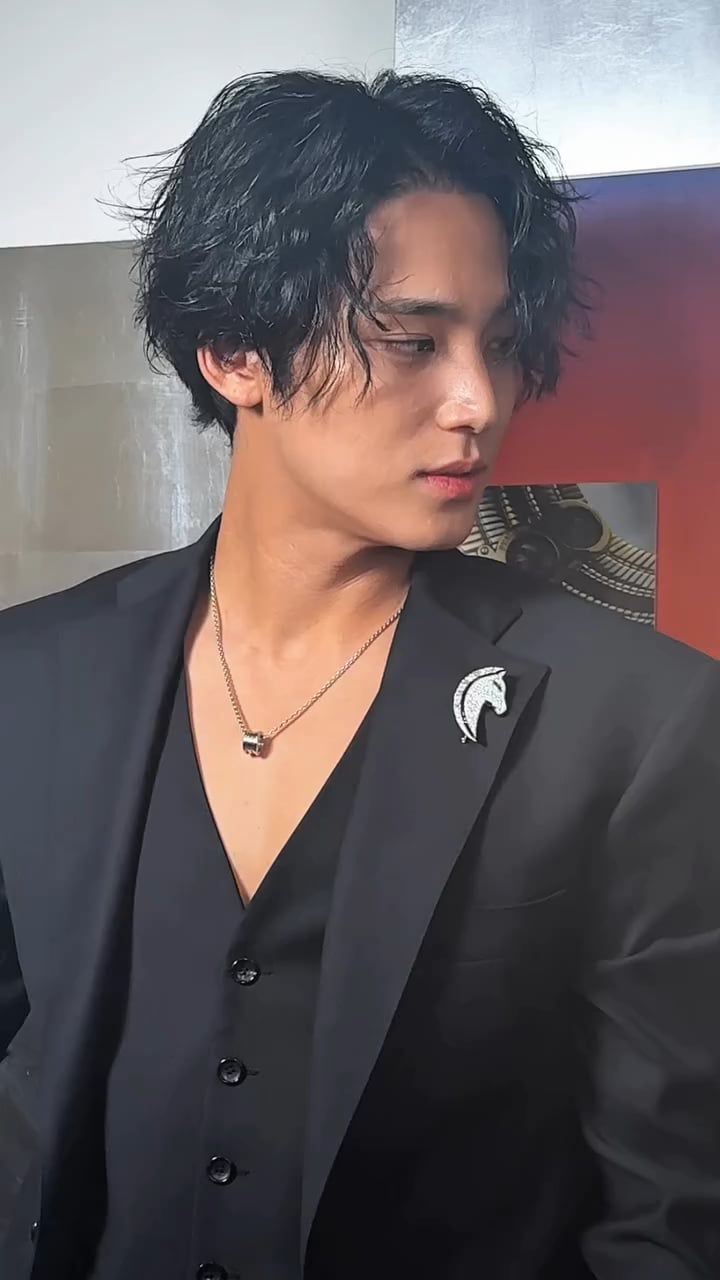 240926 Eyes Magazine Instagram Update with Mingyu - PTKOREA