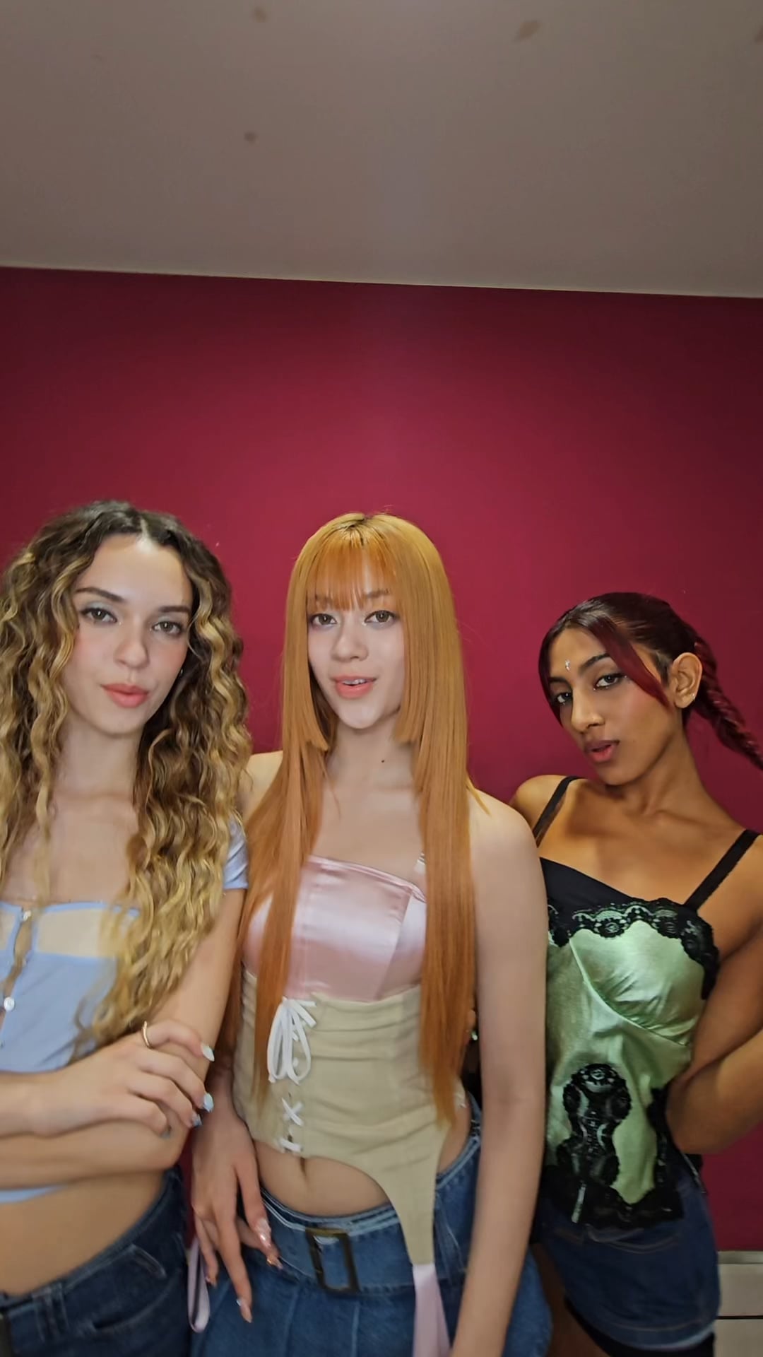 240923 Huh Yunjin with KATSEYE Daniela, Lara & Megan - Touch (Dance Challenge) - PTKOREA