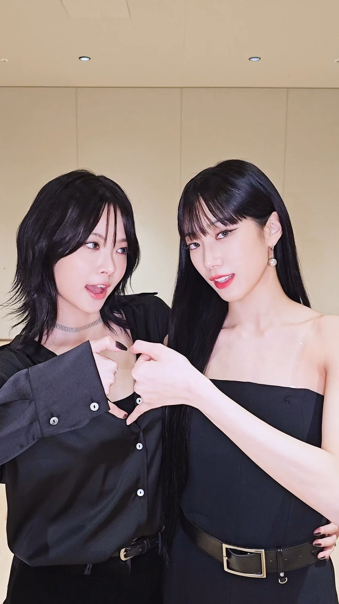 240922 Kazuha & Hong Eunchae with ILLIT Moka, Wonhee & Iroha - CRAZY (Dance Challenge) - PTKOREA