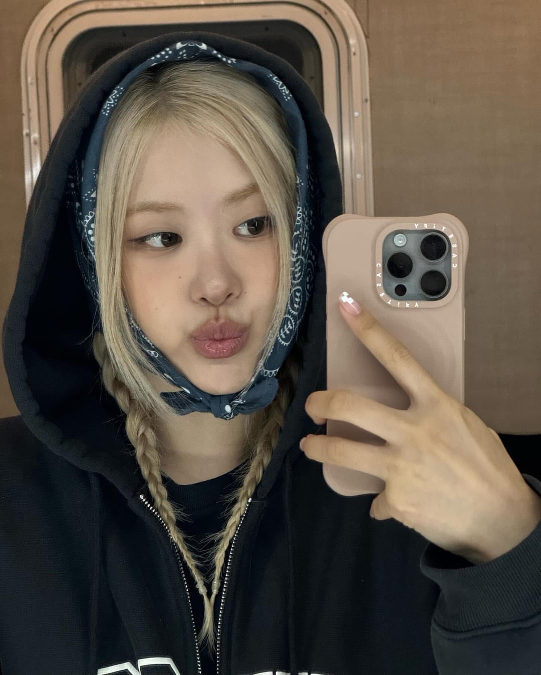 Rosé IG Update - PTKOREA