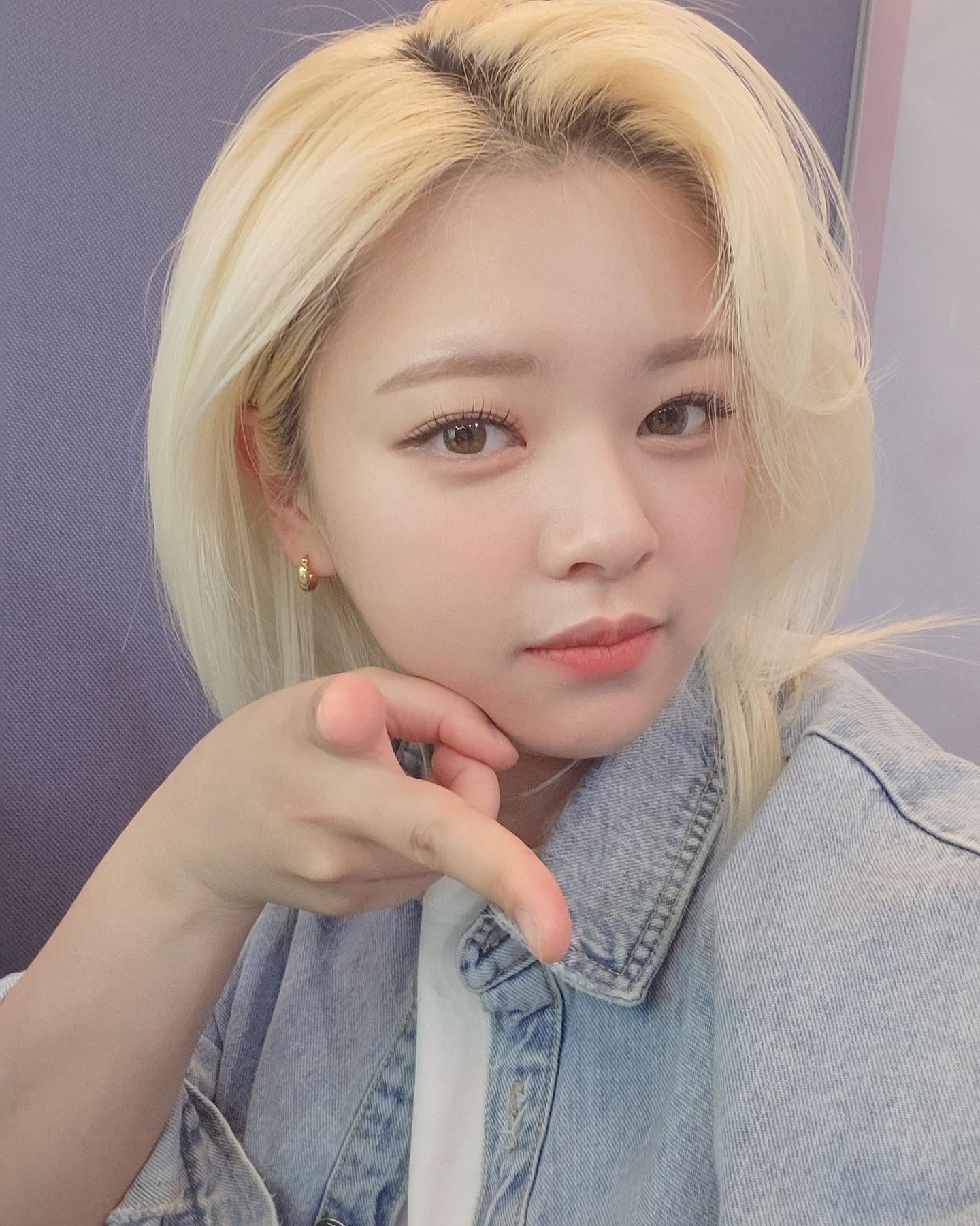 Rock paper scissors with Jeongyeon - PTKOREA