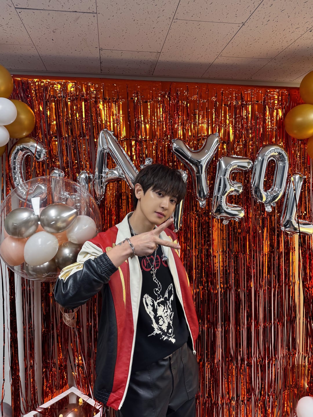 250215 EXO Twitter Update with Chanyeol: 2025 CHANYEOL LIVE TOUR : 都市風景 ...