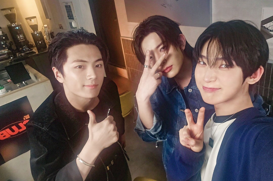 250221 ENHYPEN OFFICIAL Twitter: Heeseung, Jay, Sunoo @ Hyell's Club ...
