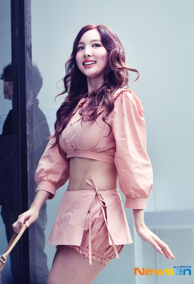 Beautiful Nayeon - PTKOREA