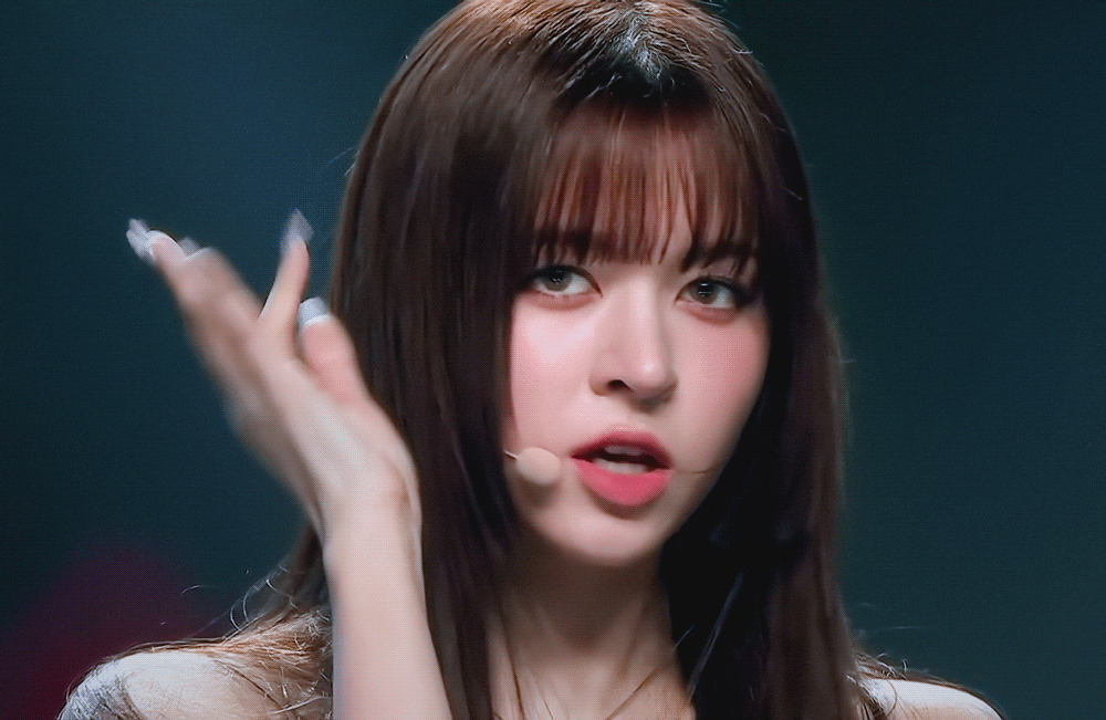 250403 Lily Gif - PTKOREA