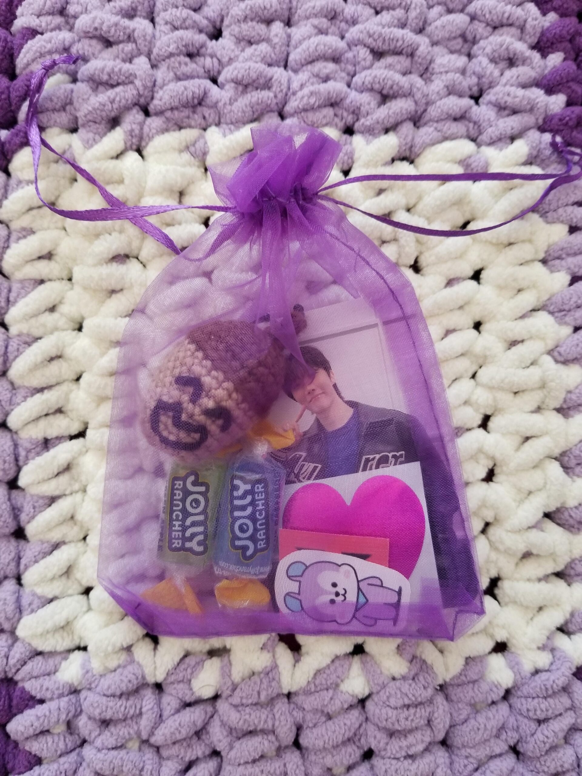 [GIVEAWAY] [US ONLY] J-Hope Acorn Freebies - PTKOREA