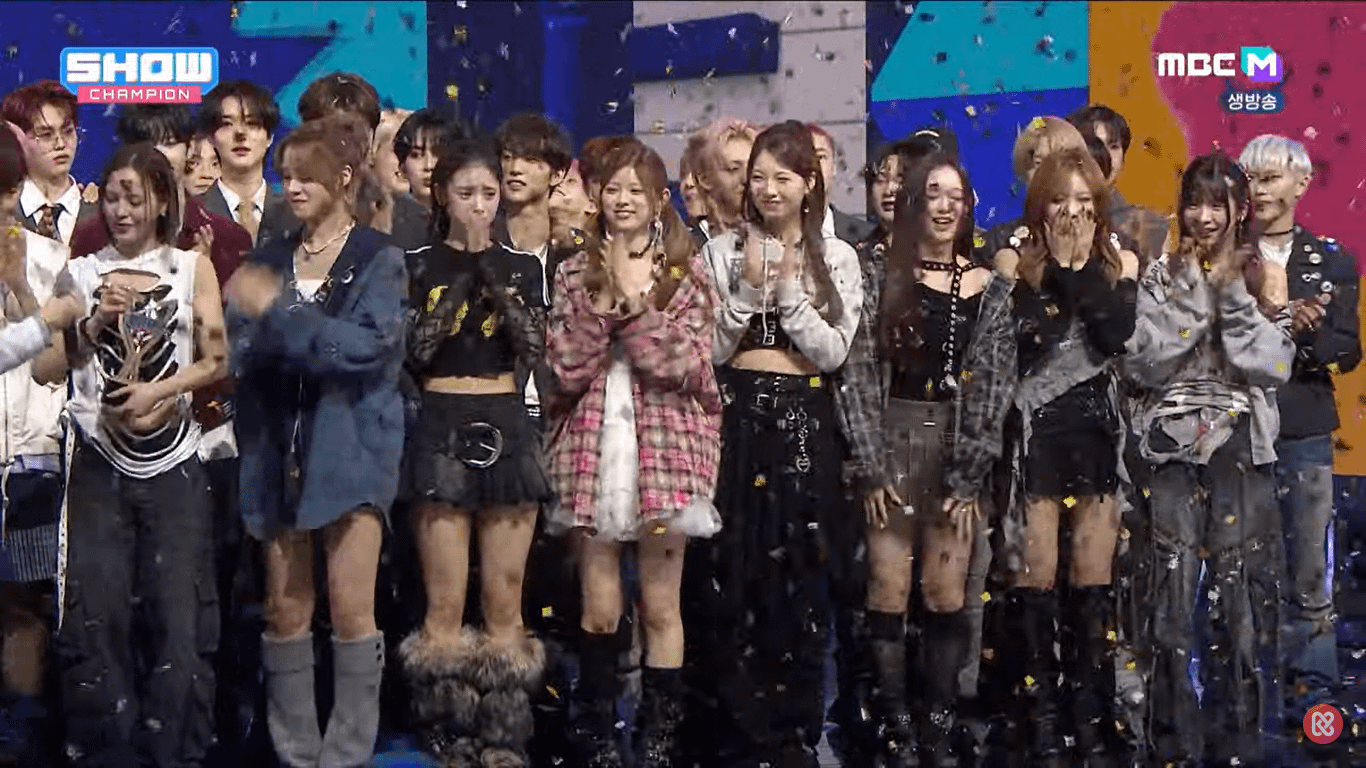 NiziU earns first music show win for 'LOVE LINE' on MBC M Show Champion (250409) - PTKOREA