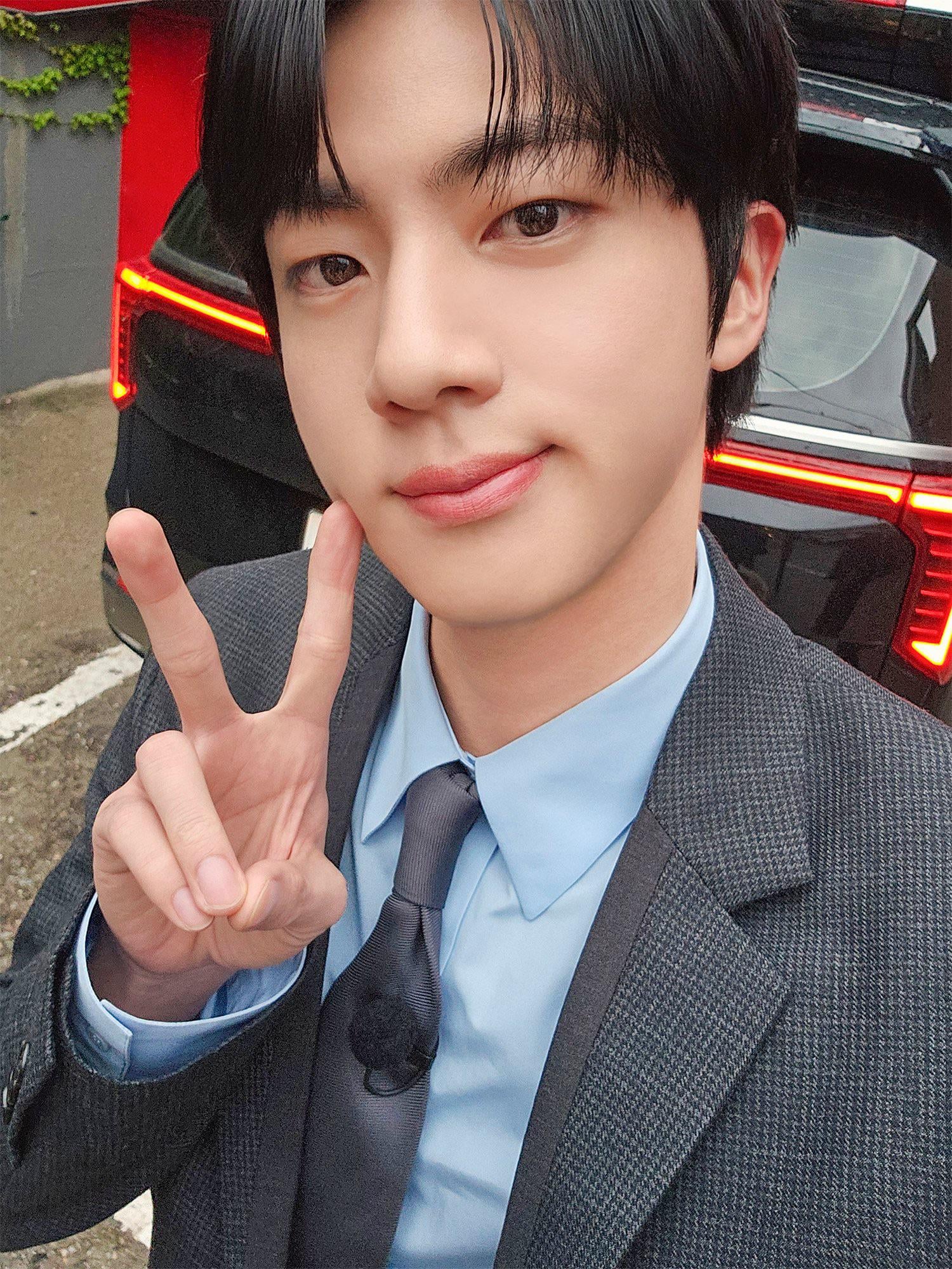 [BTS Official Twitter] Today’s Bangtan with Jin @ Handsome Guys - 150525 - PTKOREA