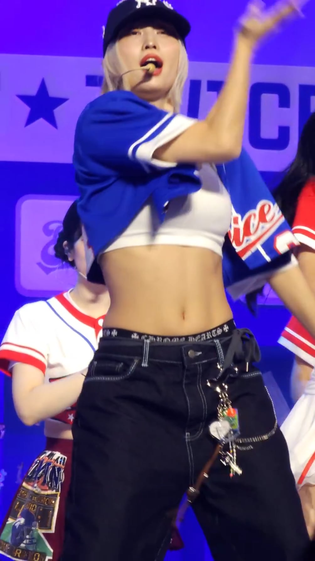 241020 Momo Dancing Machine - PTKOREA