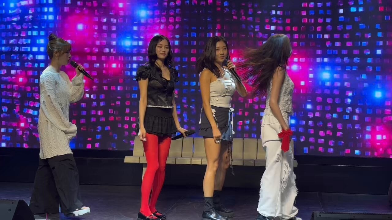 CLC Yeeun, Seunghee, Seungyeon & Eunbin perform CLC's Helicopter at Yeeun's fanmeeting 'Heart ...