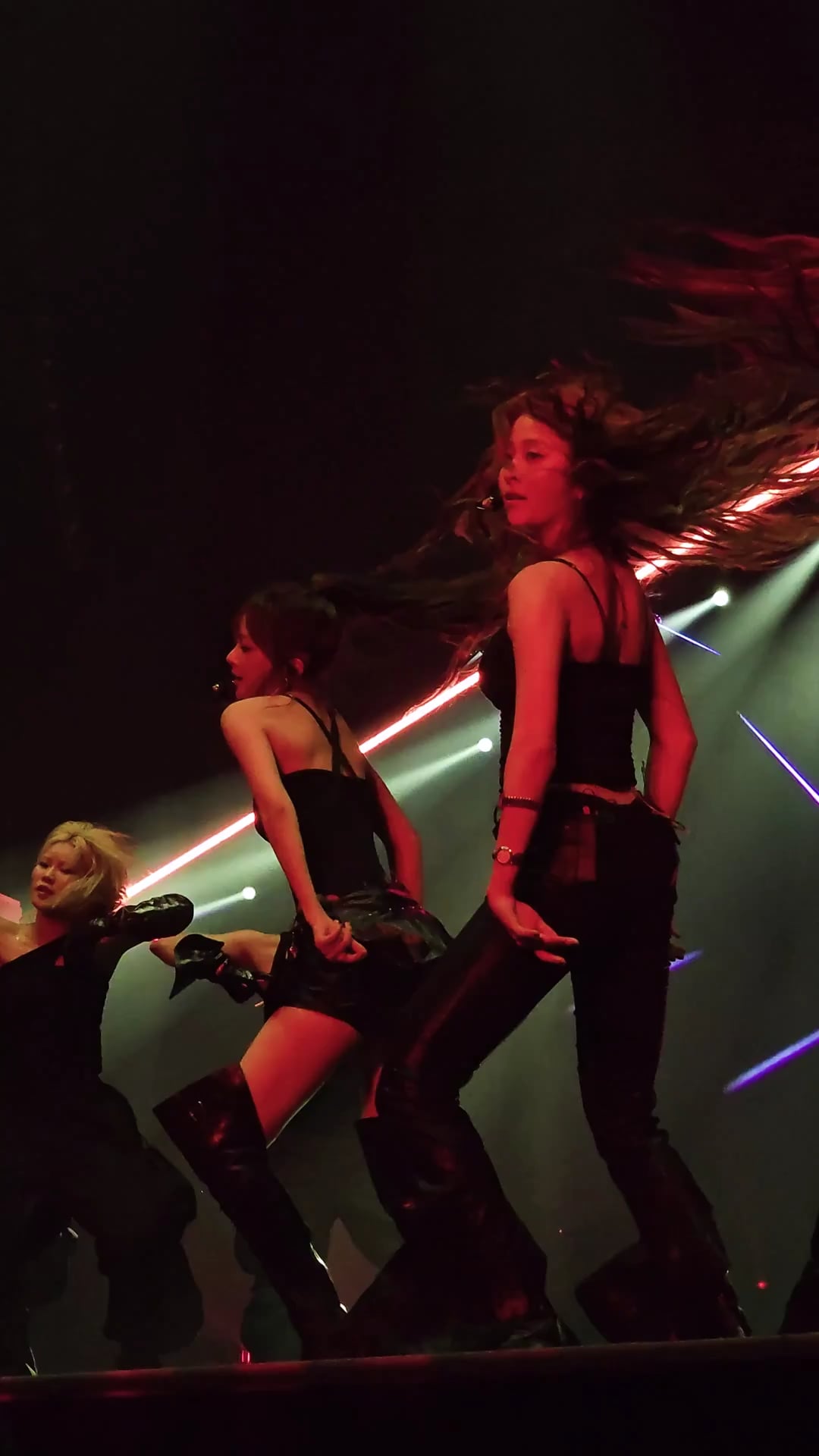 250614 LE SSERAFIM TikTok Update (3) - make me super CRAZY⚡️ @ 2025 LE ...