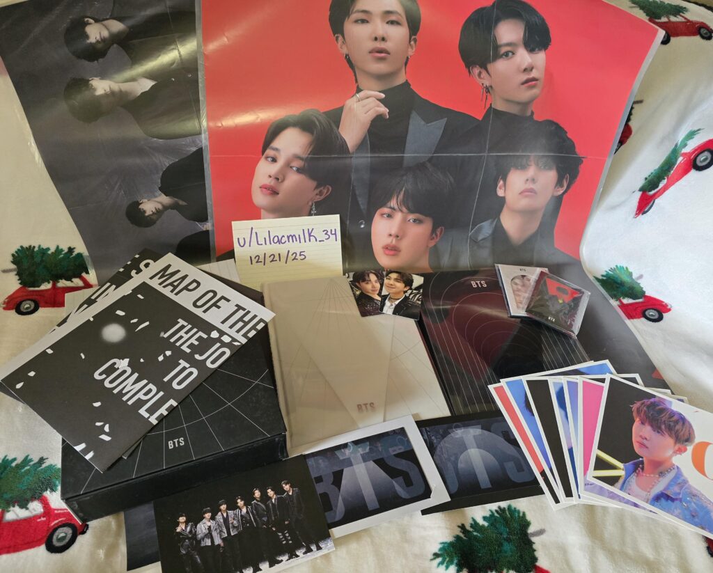 [WTS] [United States only] Official BTS MOTS Concept Photobook Set ...